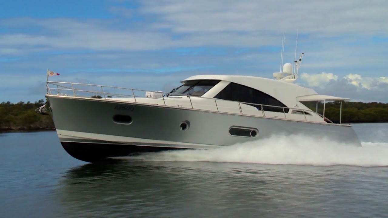 Belize 54 Sedan 30sec Profile - YouTube