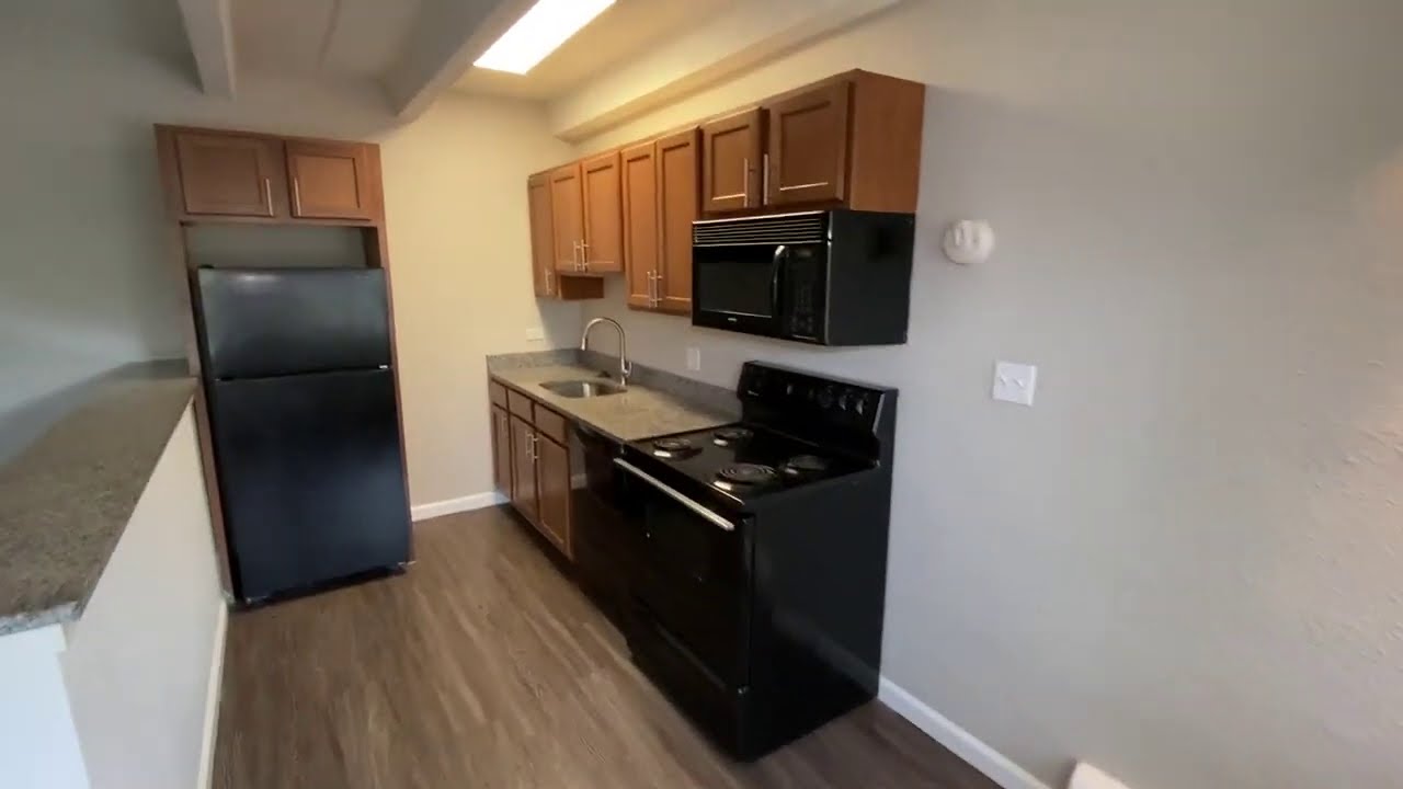 1140-60 S Bellaire | Renovated One Bedroom - YouTube