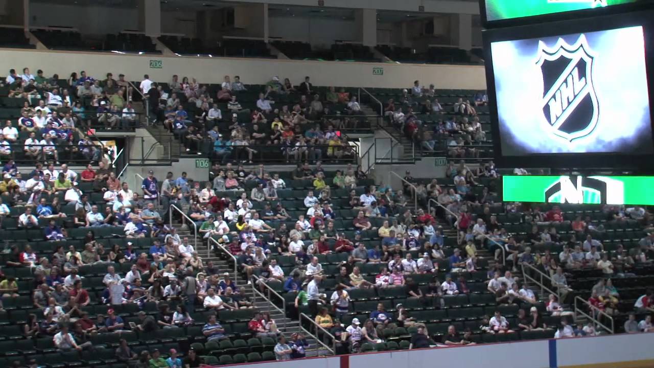 MTS Centre crowd erupts after 'Jets' name announced - YouTube
