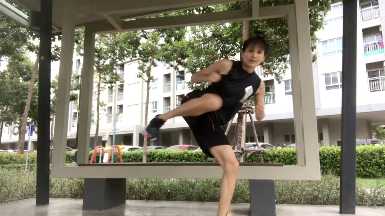 How to jumping evasive sidekick - YouTube