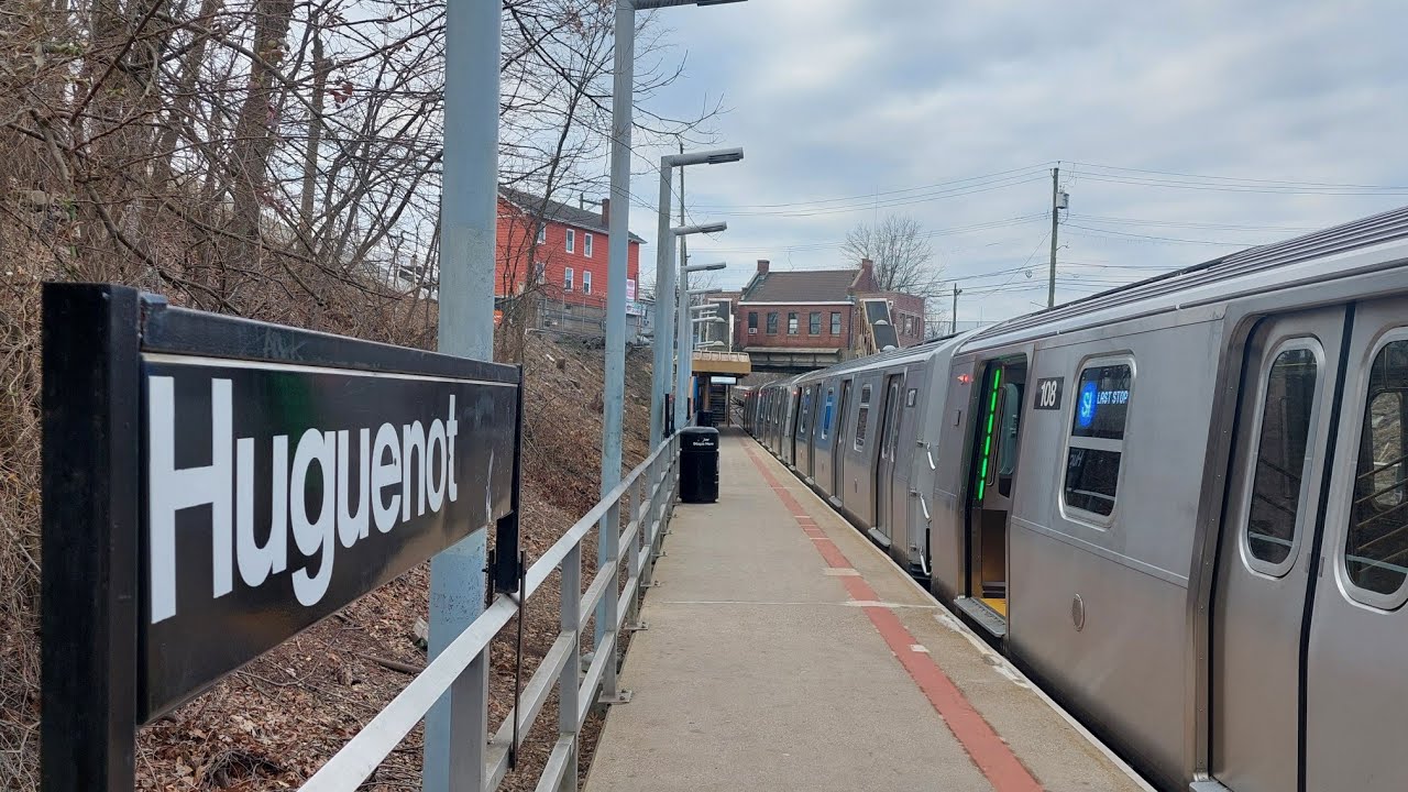 Staten Island Railway: R44 & R211S SIR Train Terminates at Huguenot ...