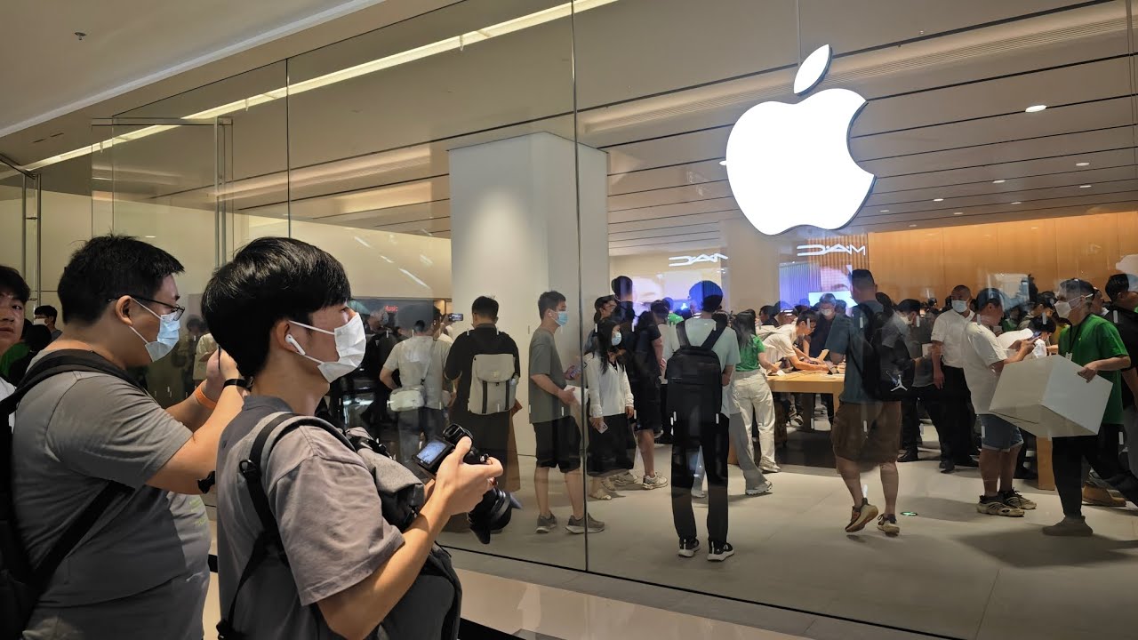 Apple Shenzhen Mixc opening day - YouTube