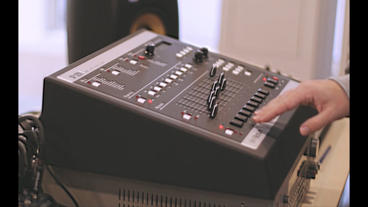 SP1200 and AKAI S950 - Boom Bap Beat 2 "Chair" - YouTube