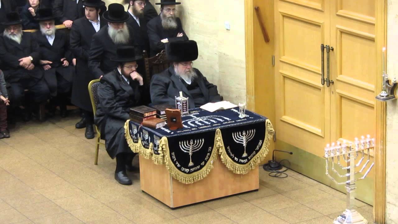 Belz Rebbe 7th day Chanukah 5774 Part 4 - YouTube