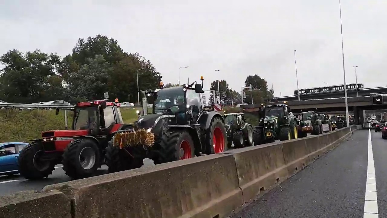Boerenprotest oktober 2019 in Rotterdam, stikstof protest, respect voor ...