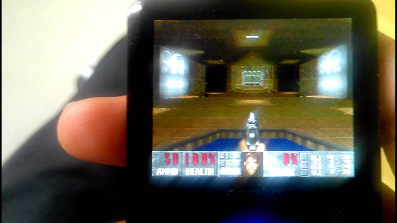 Doom sur Sandisk Sansa Fuze grace à Rockbox - YouTube