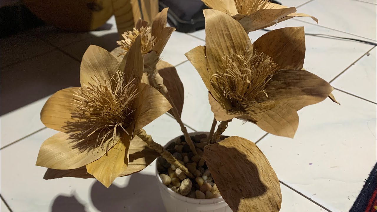 Bunga dari Daun Pisang Kering (Klaras)🌴🌴 -Kerajinan Kombinasi Bahan ...