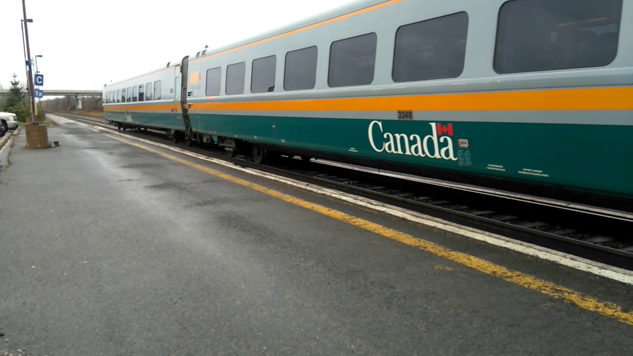 VIA Rail train 60 Toronto - Montreal. Cornwall Station - YouTube