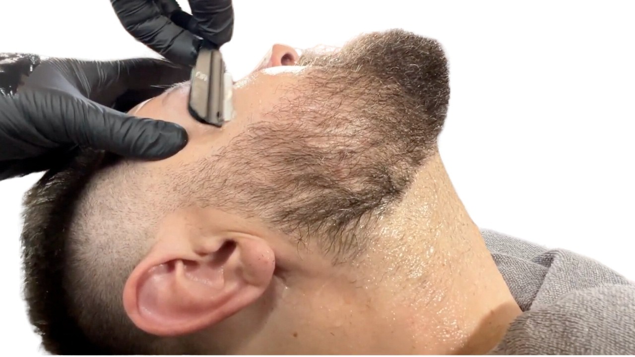How To Use A Straight Razor To Line Up A Beard Barber Tutorial - YouTube