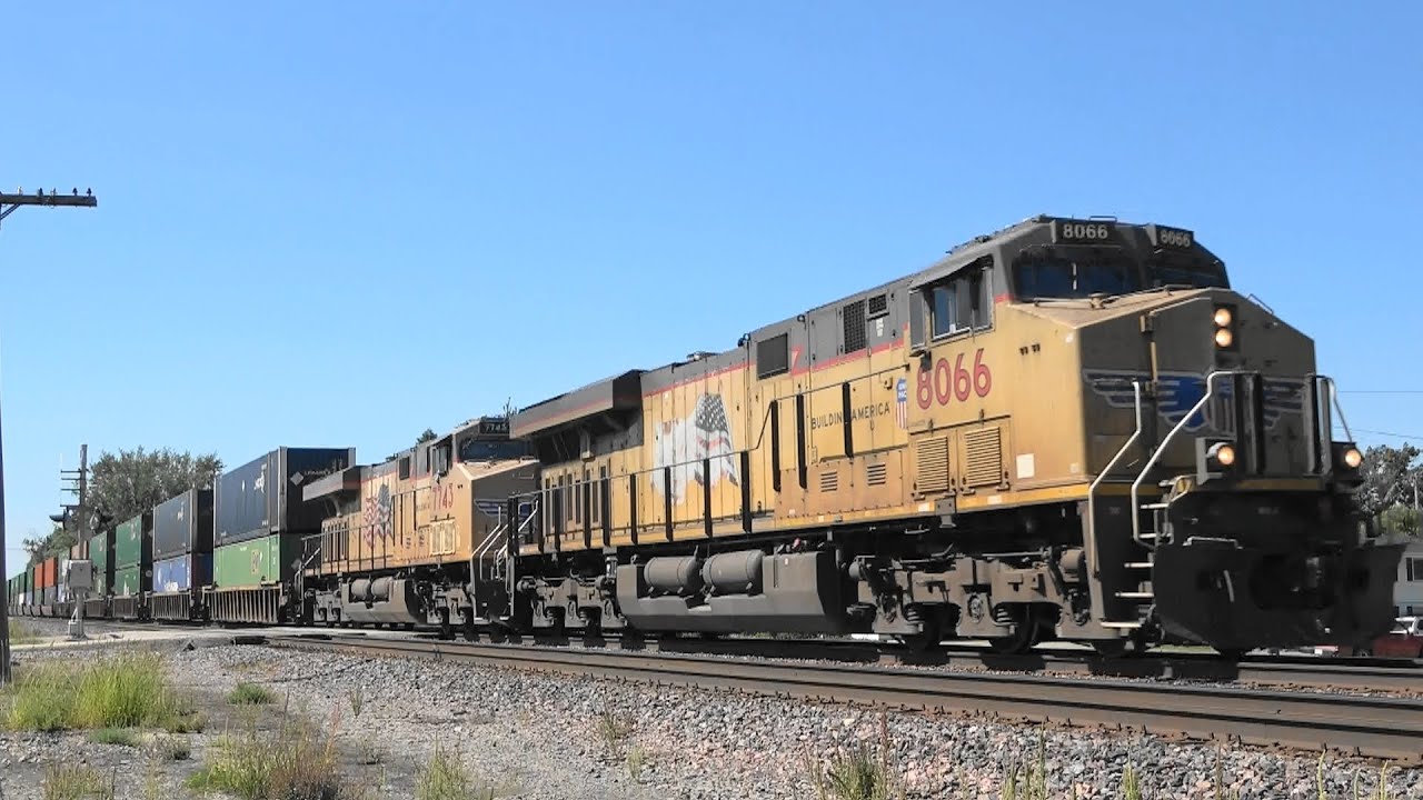 UP 8066 Leads a Z-Train, Grand Mound, IA 9/9/22 - YouTube