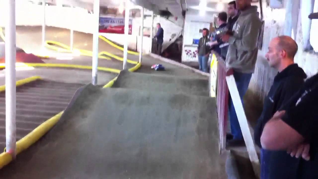 Barnstormers indoor Rc track - YouTube