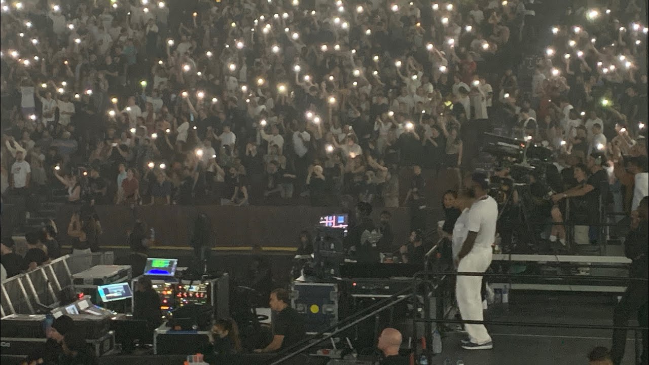 LeBron dancing at Kendrick's Big Steppers Tour in Vancouver - Family ...