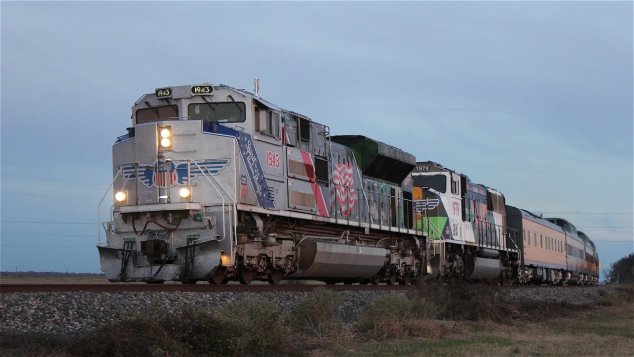 UP 1943 and UP 1979 leading the 2023 Toys for Tots Train! - YouTube