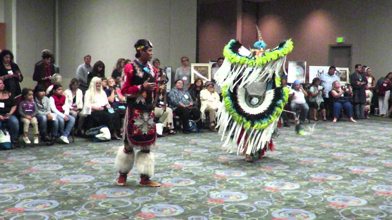 Native American Dance - YouTube