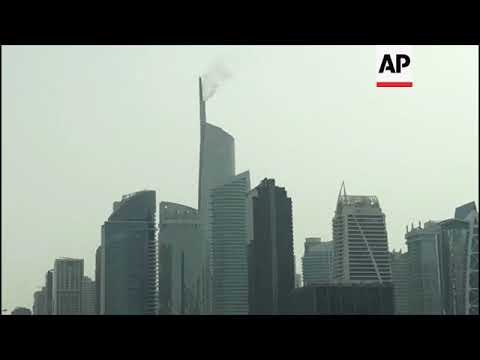 Fire breaks out at high-rise building in Dubai - YouTube