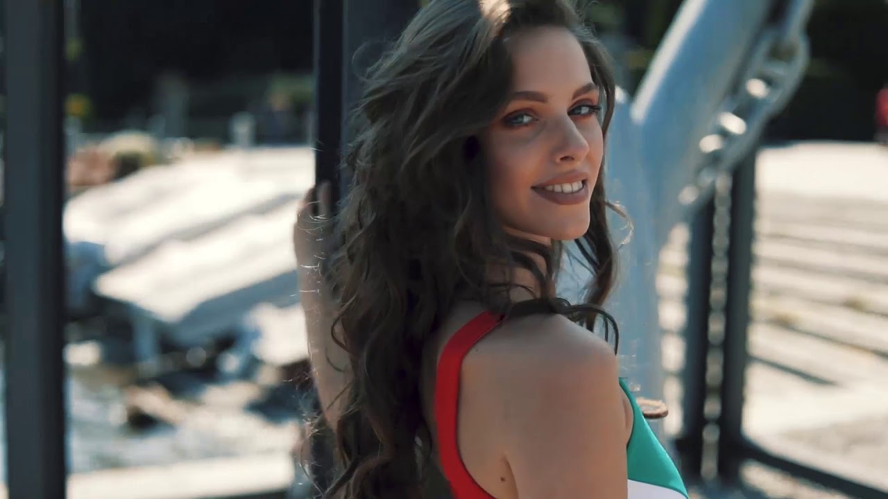 Moda Sur / Alessandra Russo - YouTube