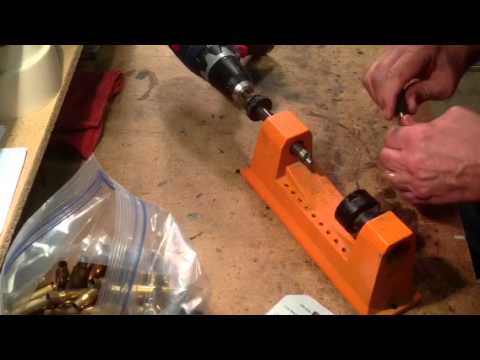 Quick case trimming with Lyman Universal Trimmer - YouTube