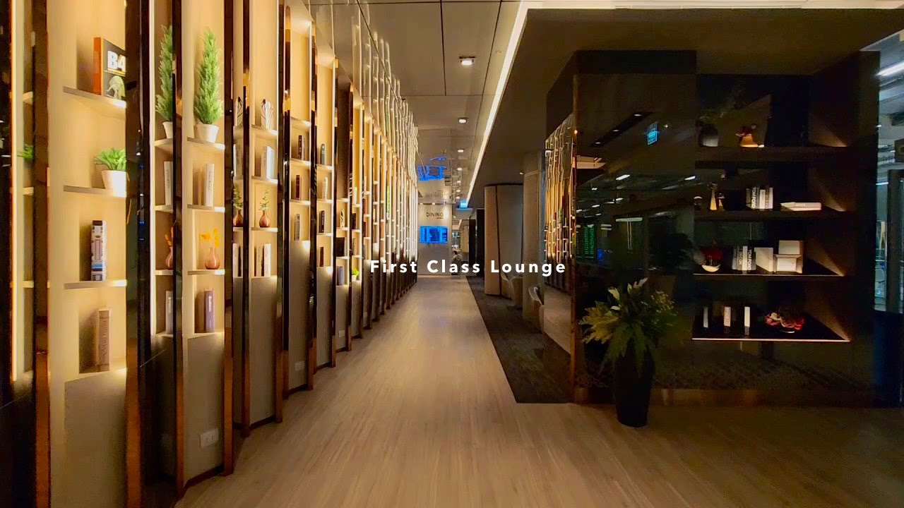 Miracle First Class Lounge | Bangkok Suvarnaphumi Airport - YouTube