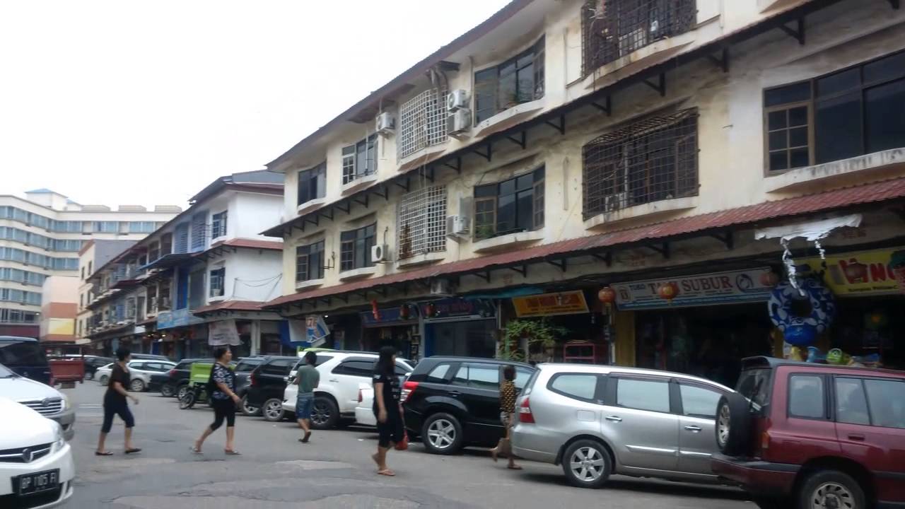 Daeran Penuin di Batam. 10102015 - YouTube