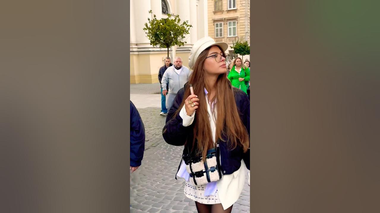 Симпатична мала Львів дівчата центр львівплощаринок Youtube