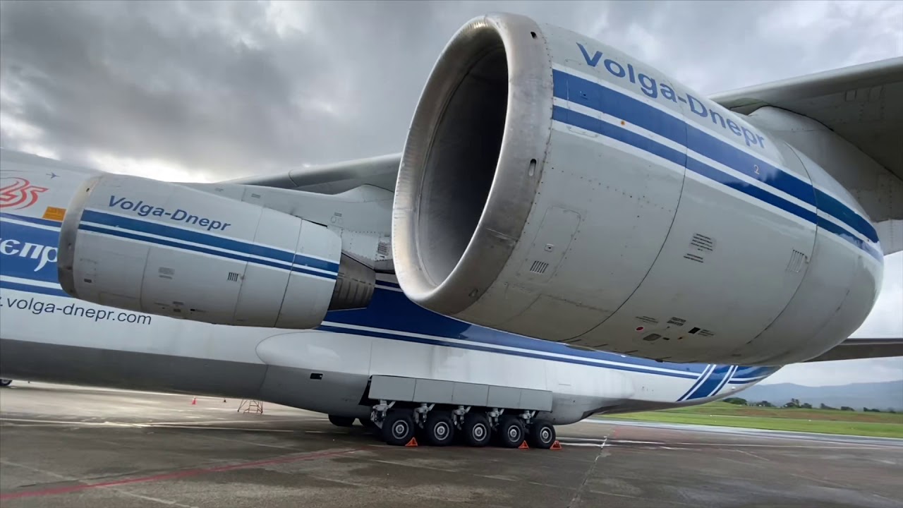 Antonov AN-124 in Panama tour inside, nose and tail opening! - YouTube