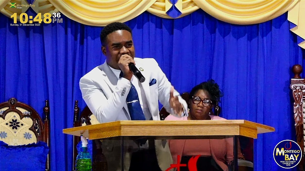 From Mini To MEGA | 2023 Watchnight CROSS OVER Service | Rev. Dontae ...