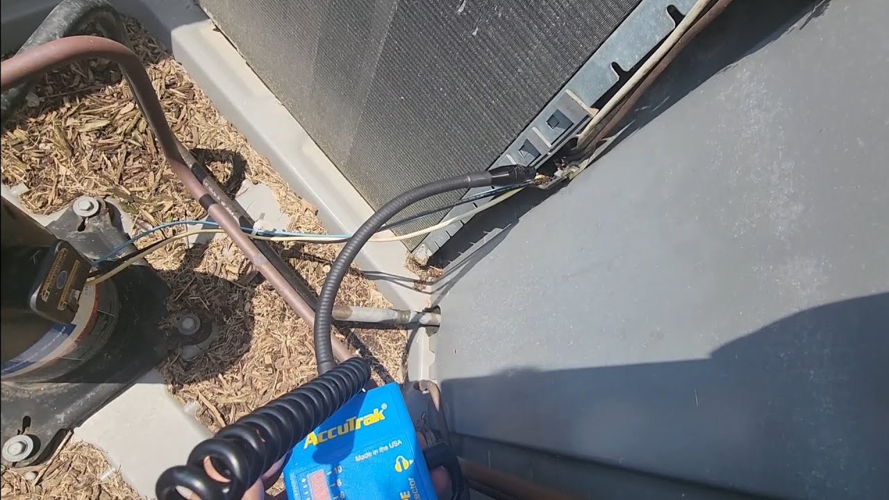 Aire acondicionado de la marca ICP/Carrier con fuga en una area muy ...