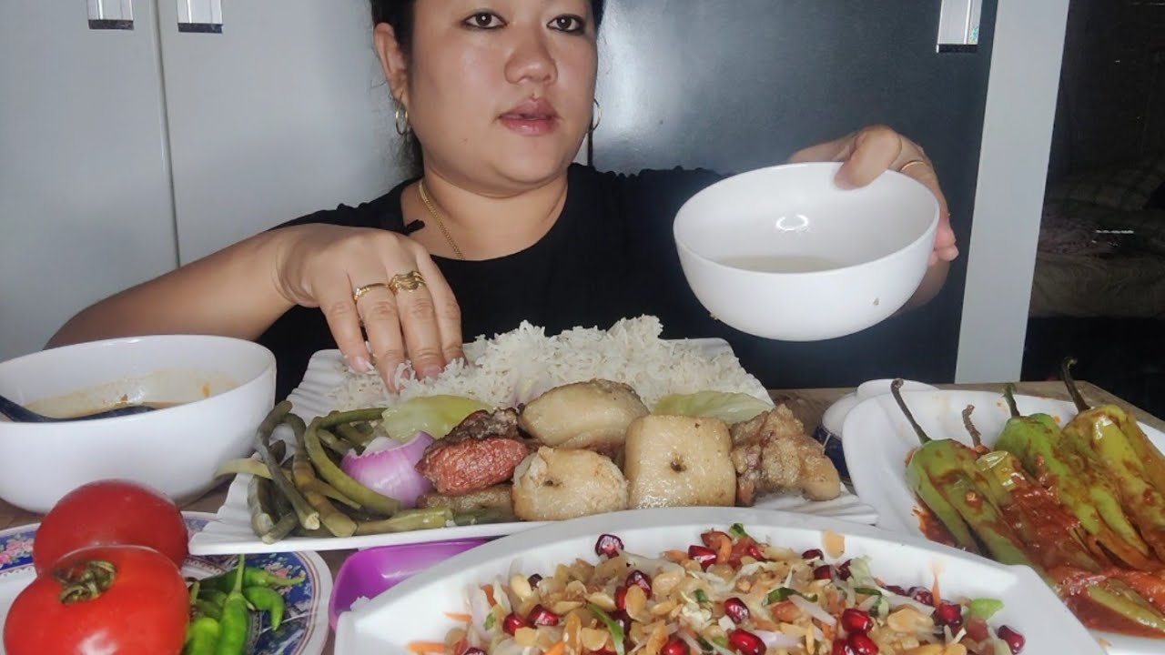 1 KG SMOKE PORK || VAWKSA REP🤤🤤😋😋 RAWTUAI BAI || MIZO MUKBANG - YouTube