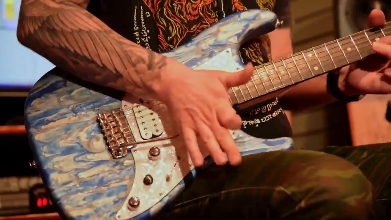 Dave Lauzon improv on James Tyler Studio Elite - YouTube