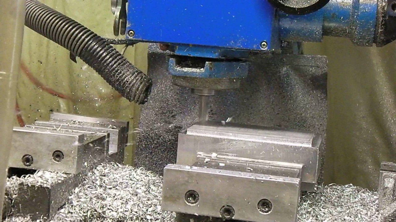 High speed face milling IH RF-45 milling machine - YouTube