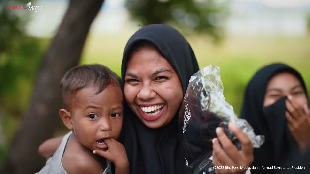 Warga Bima Sambut Hangat Kedatangan Presiden Jokowi dan Ibu Iriana, NTB, 28 Desember 2022 - YouTube