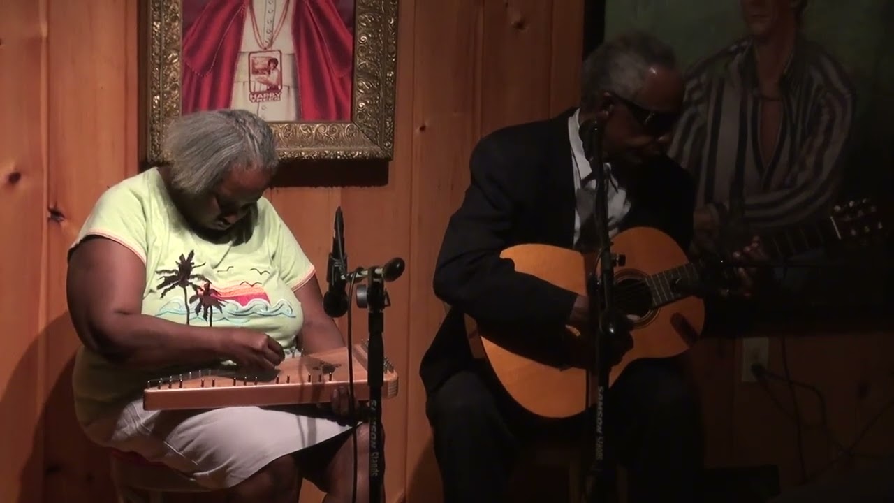 Adam Brodsky hosted open mic. 8/25/2012. - YouTube