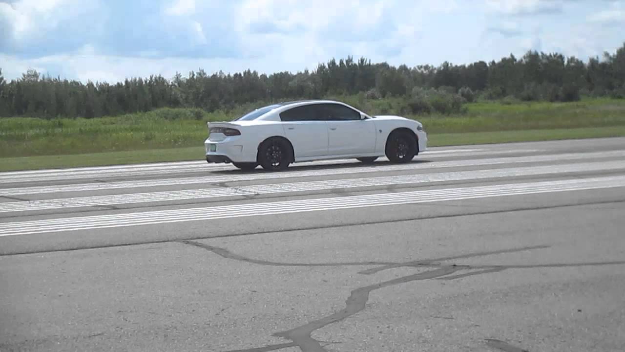 race the runway 2015 dodge charger hellcat drag amg - YouTube