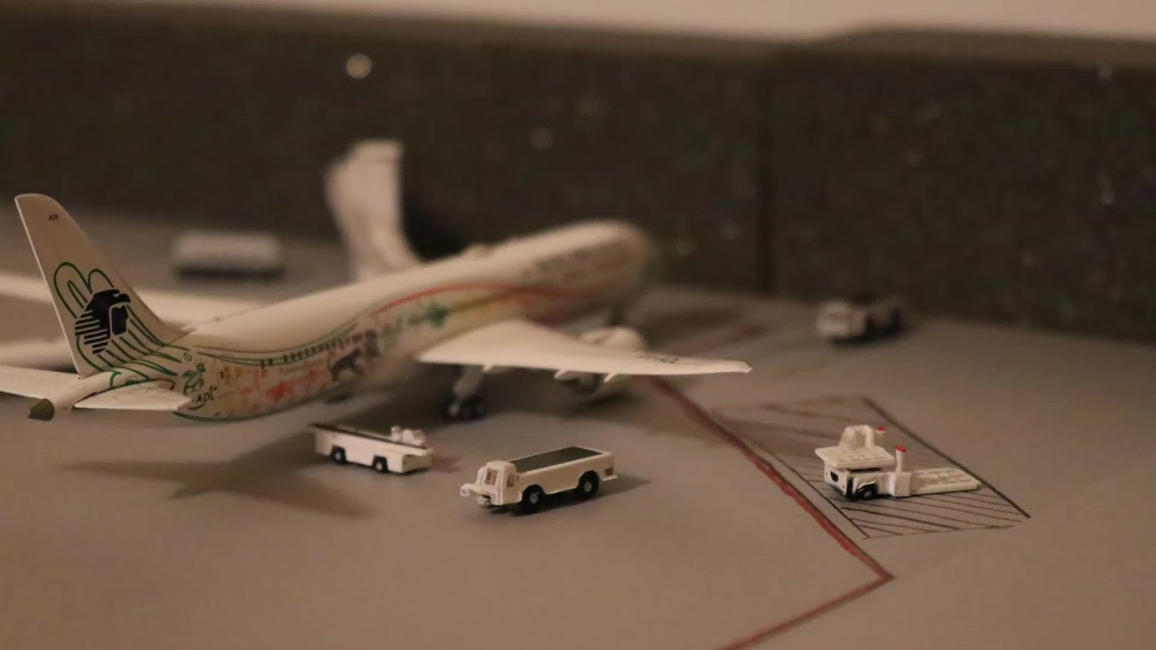 Model Airport Stop Motion 1:400 | LAX Airport - YouTube
