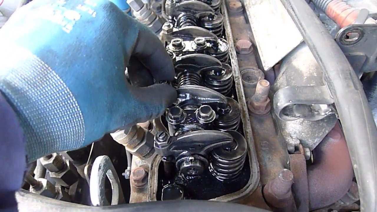 SD33T Rocker Shaft Springs - YouTube