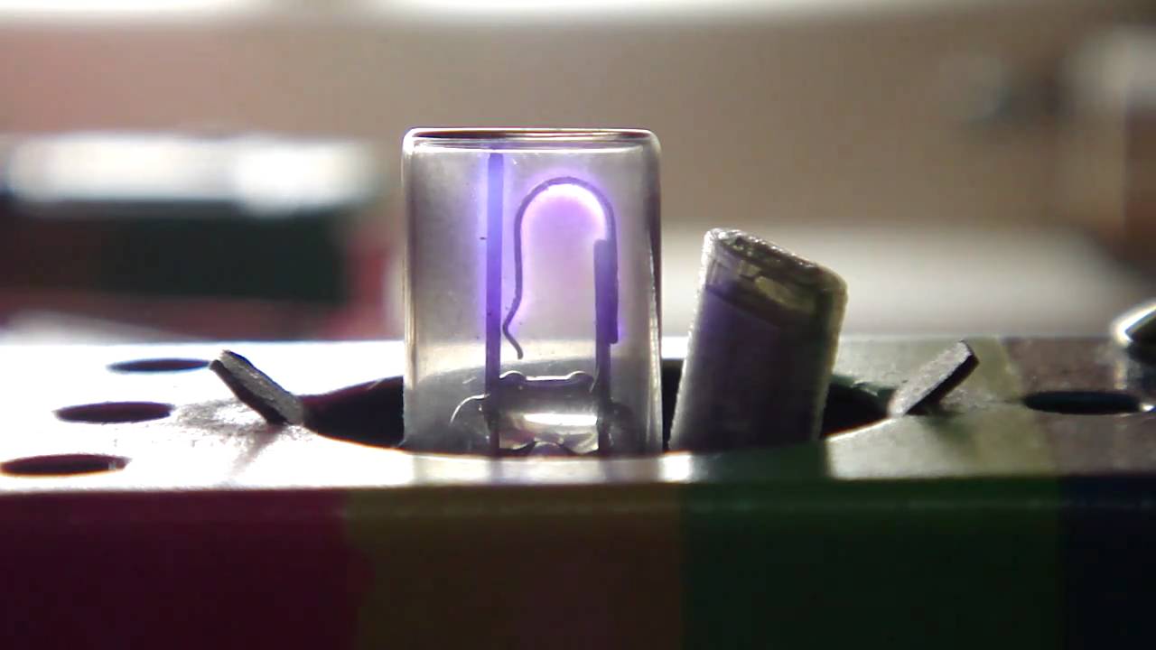 Fluorescent Starter in action Close up! - YouTube