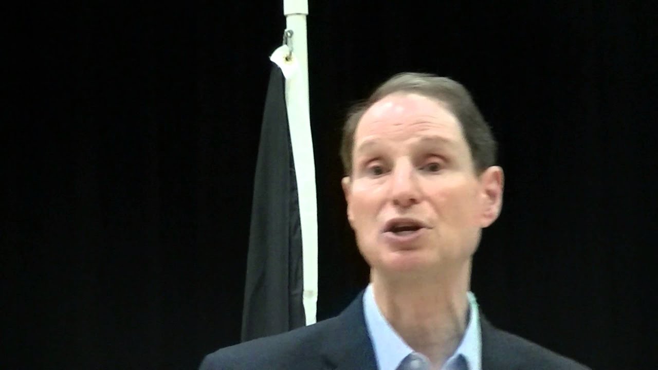 Senator Ron Wyden - Town Hall Meeting - Lebanon, Oregon - 01/16/2016 ...