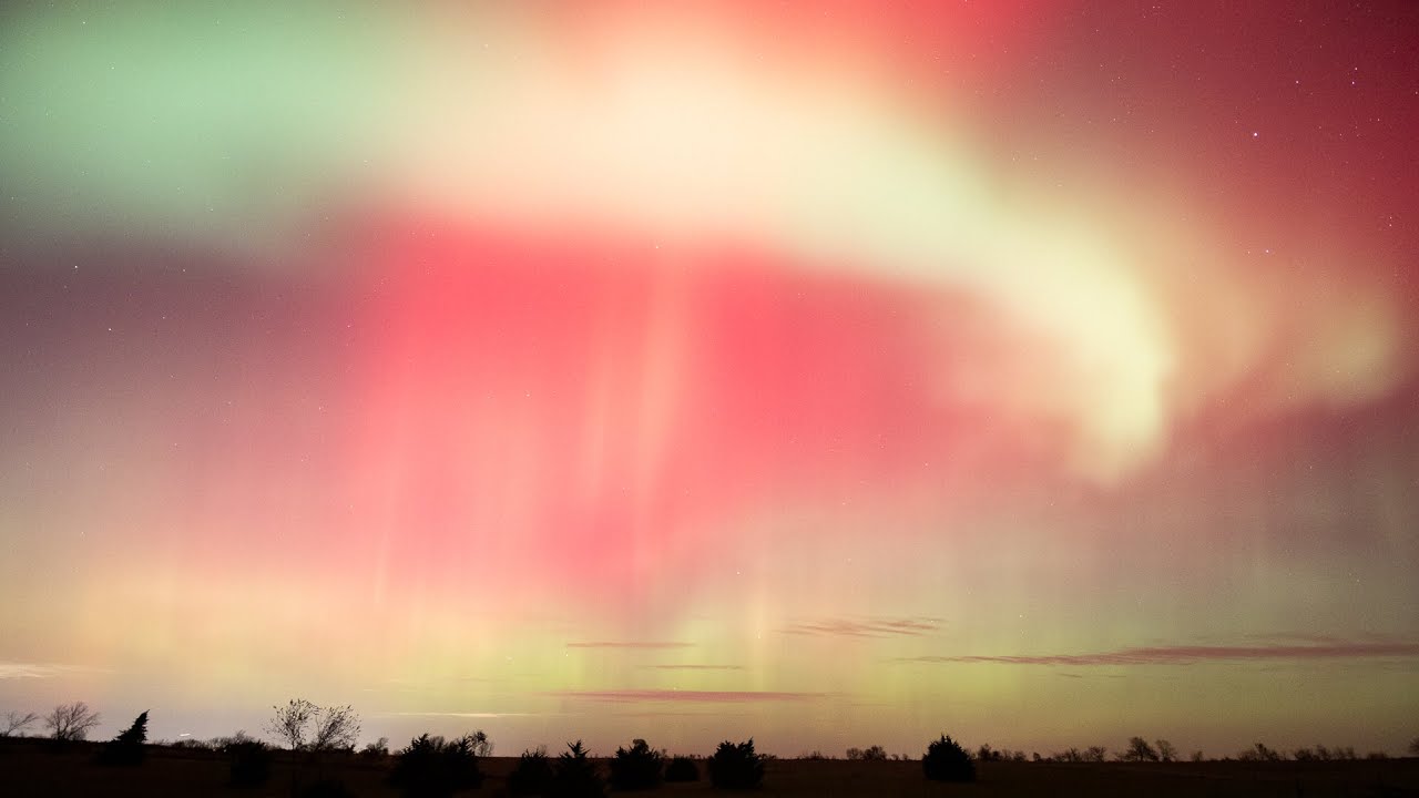 Time-Lapse of a Breathtaking Aurora Borealis Show Over Southern Iowa ...