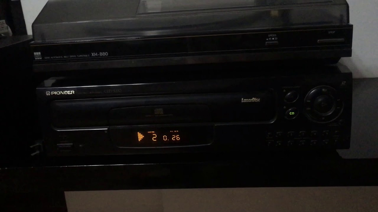 Pioneer CLD-S270 Laserdisc Player - YouTube