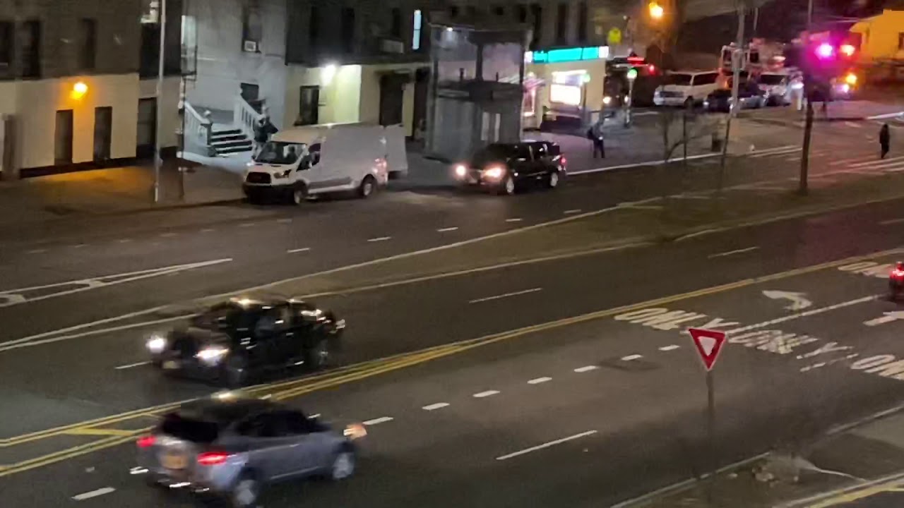 FDNY - Engine 75 Responding On Grand Concourse - YouTube