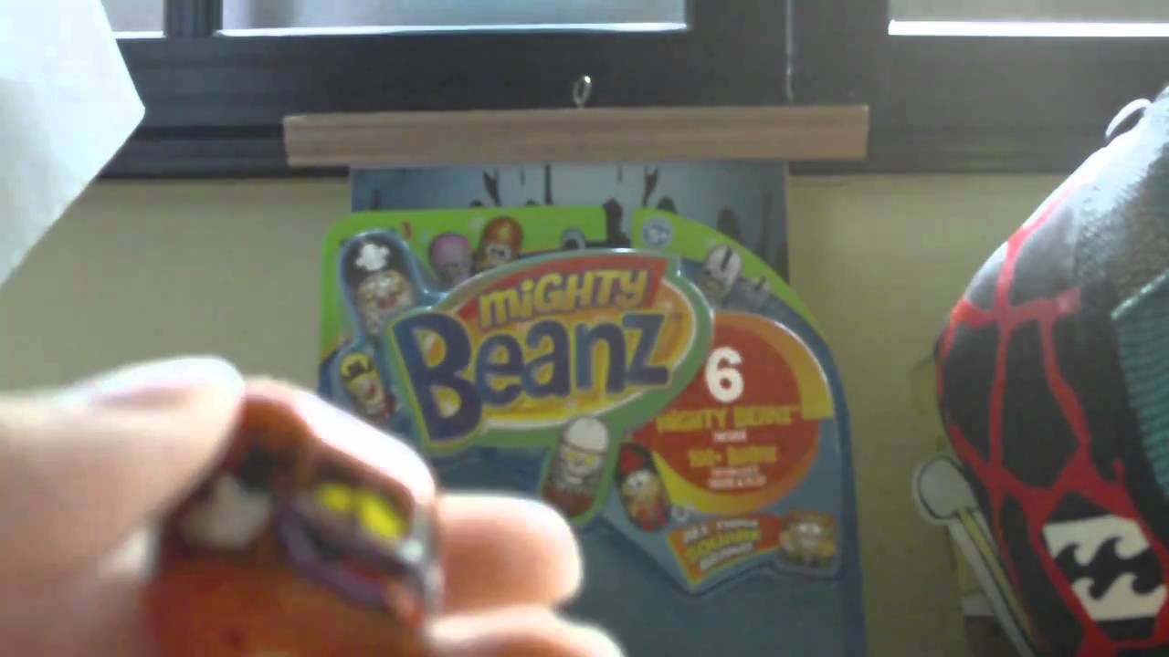 Opening a Mighty Beanz Series 3 3-Pack Episode 1 - YouTube