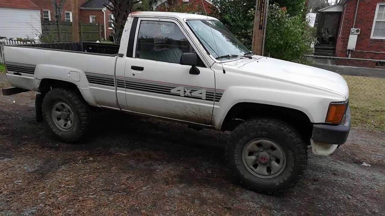 1980's Toyota Hilux Pickup Truck 4th Gen 4x4 Just-Bought-It Review ...