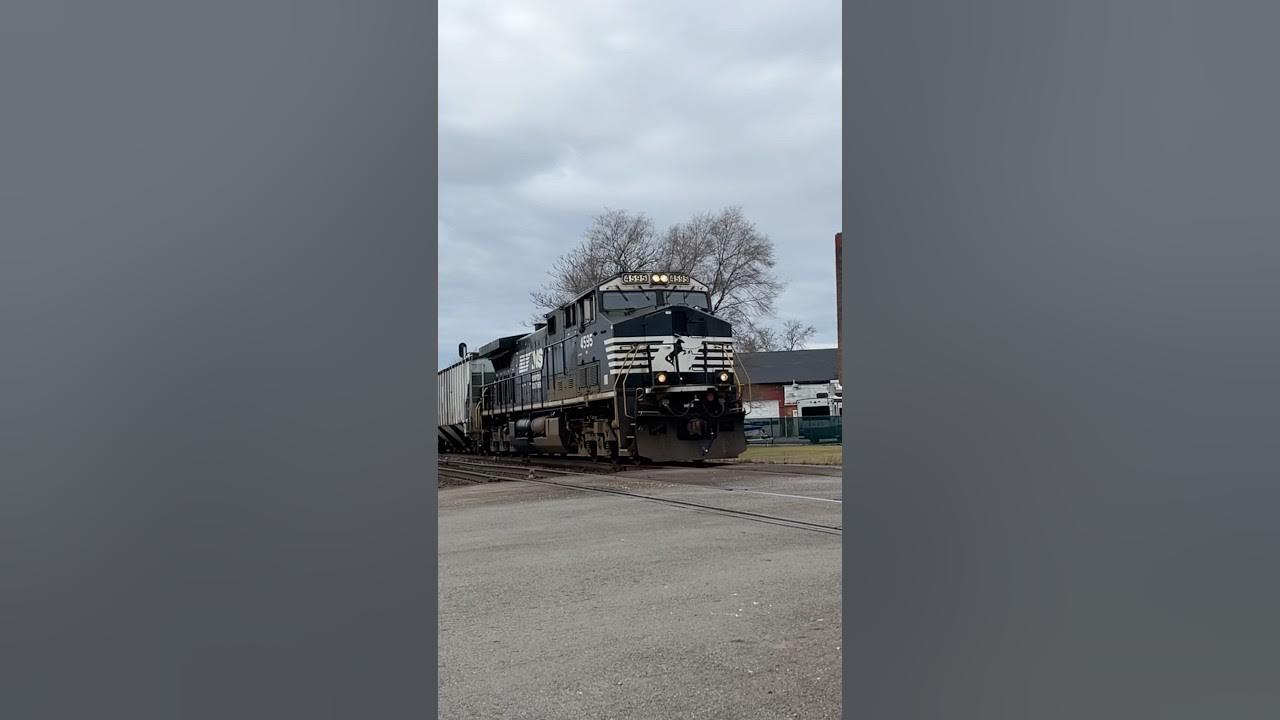 NS 4595 leads solo though Fostoria Ohio 🚂🔥 - YouTube
