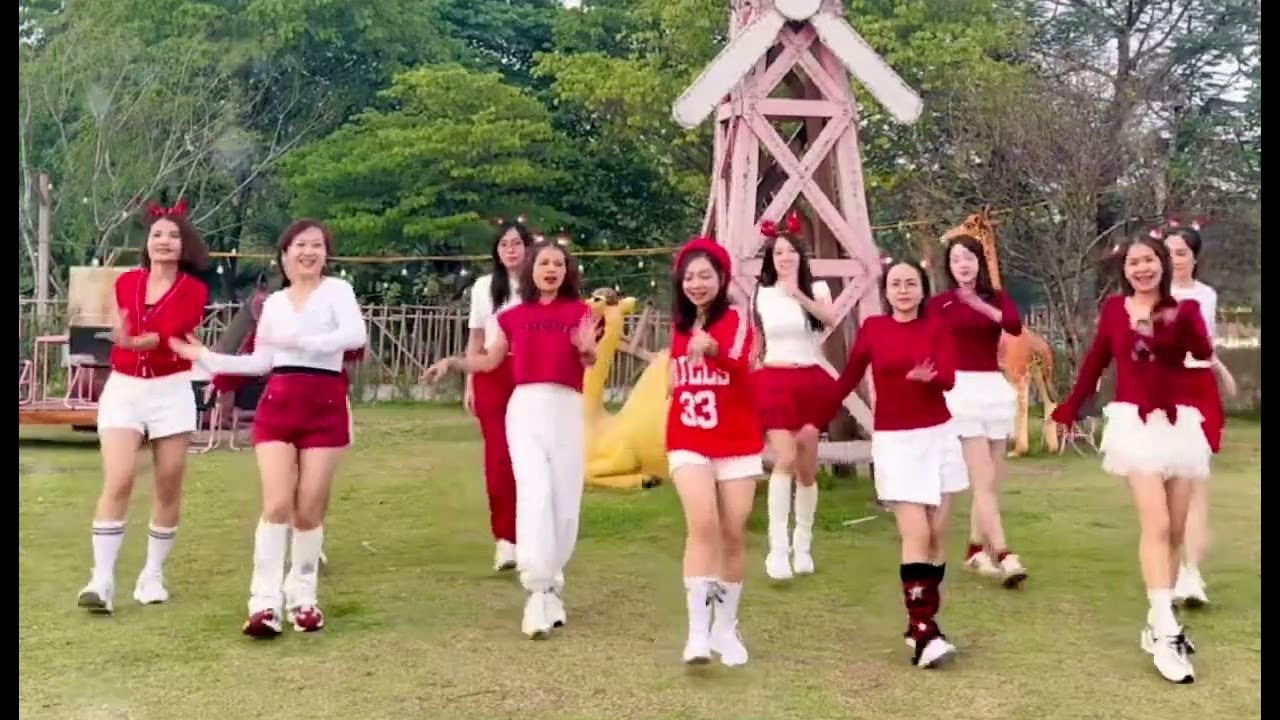 Christmas dance/ Last Christmas/ Feliz Navidad remix - YouTube