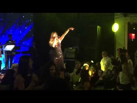 Elli Kokkinou - Ola odigoun se sena live
