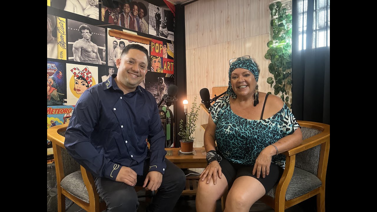 T1 E1 / BETTY HASS: El Arte de Vivir a Plenitud - YouTube