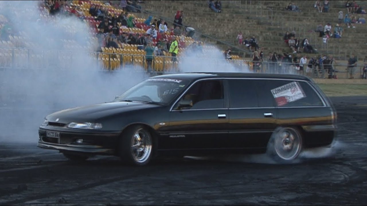 VR Wagon "COM81T" burnout at Burnout Mania 2012 - YouTube
