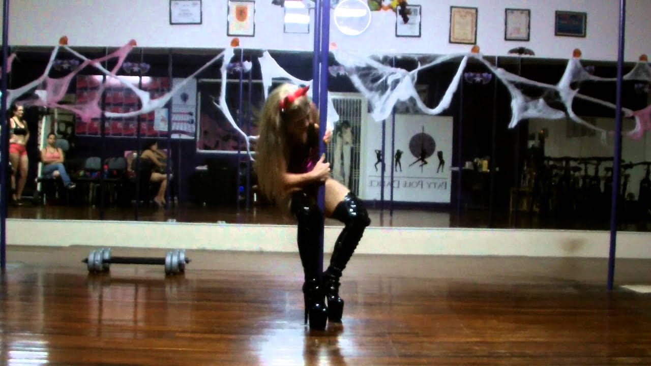 HALLOWEEN EN PATY POLE DANCE MARACAIBO VENEZUELA. - YouTube