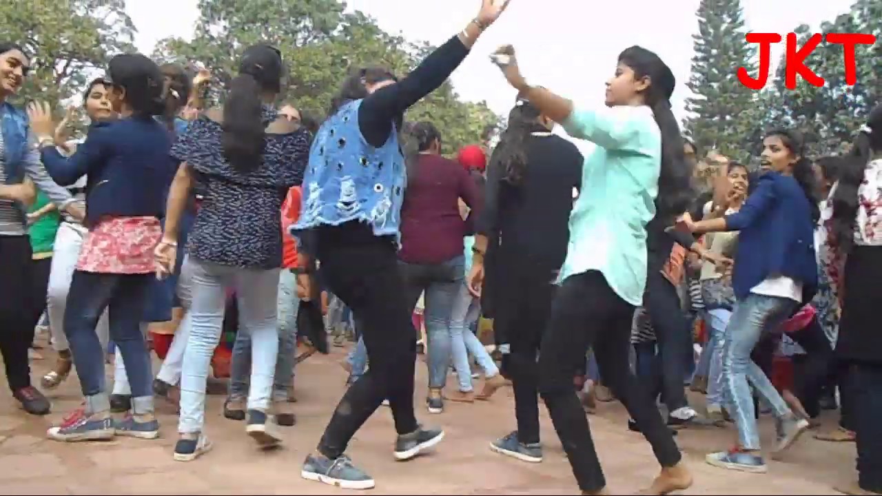 PICNIC DANCE IN MANSAR - college Girls Celebrating picnic in Mansar ...
