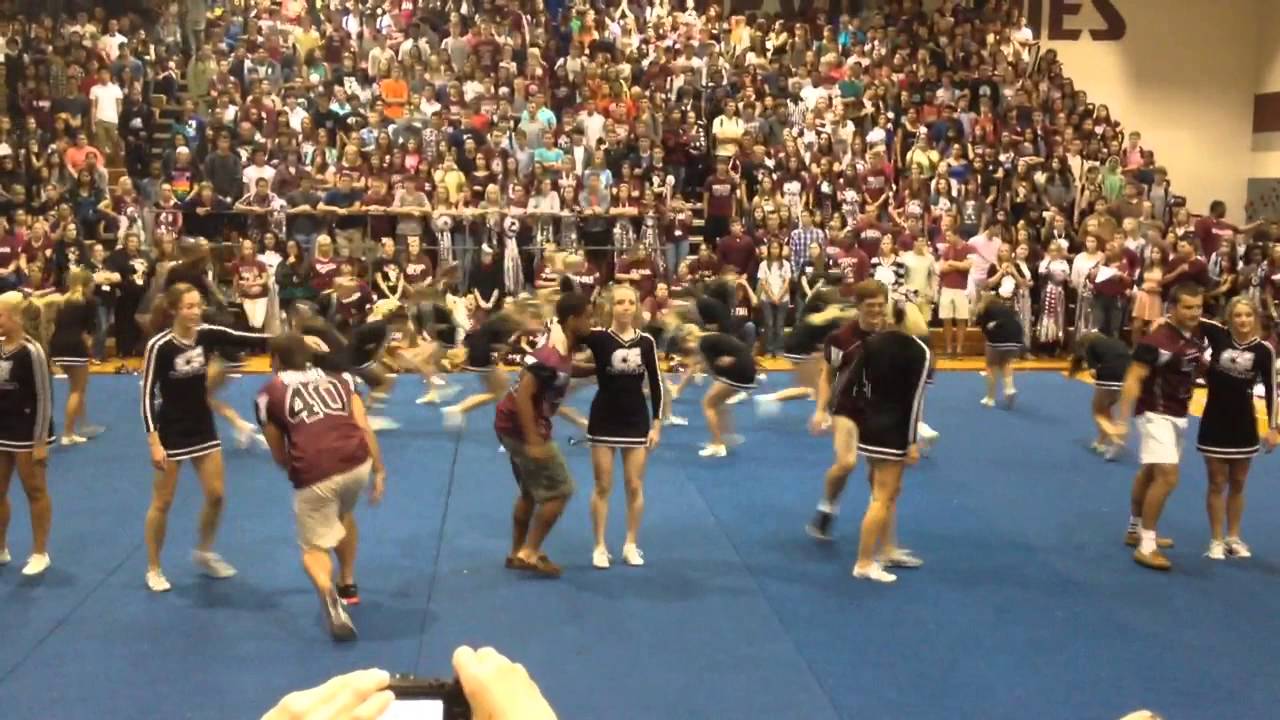 Cy-Fair Cheerleaders Homecoming Pep Rally 2013 - YouTube
